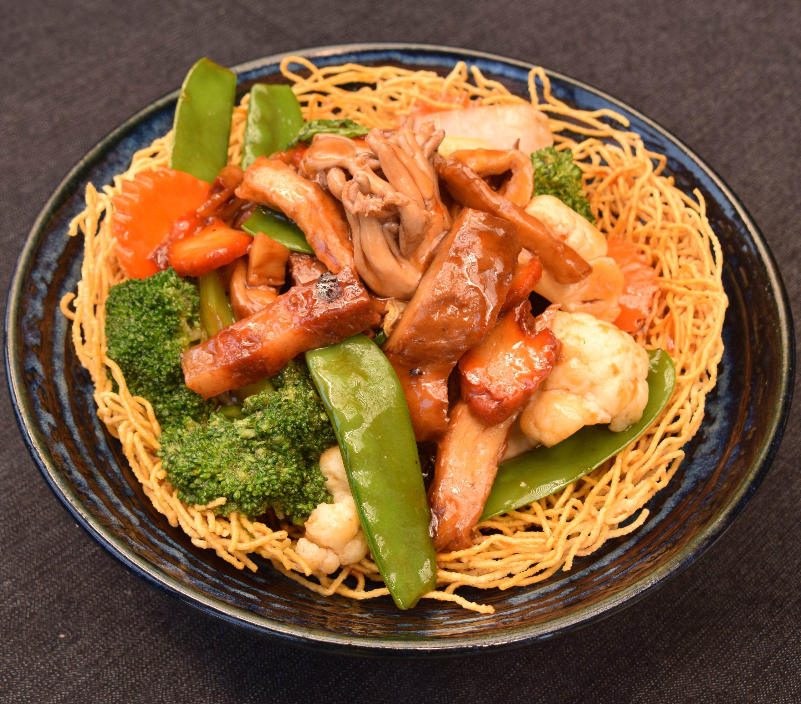 STIR-FRIED NOODLES WITH COMBINATION OF SOY MEAT, TOFU AND VEGGIES | Au ...